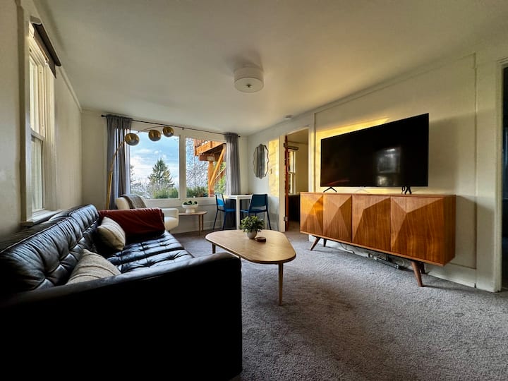 Baker Ave Guest House - Seattle, WA