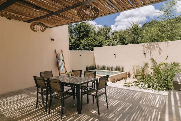 Incredible New House With A Pool: Casa Nyx - Valladolid