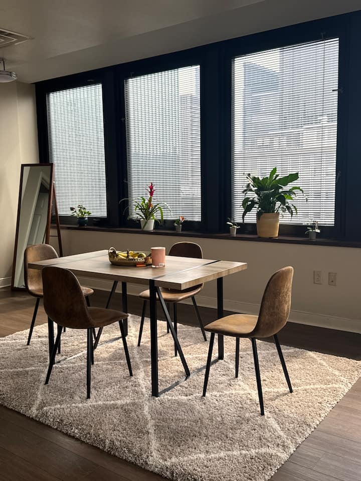 Stay In Downtown Pittsburgh - Pittsburgh, PA