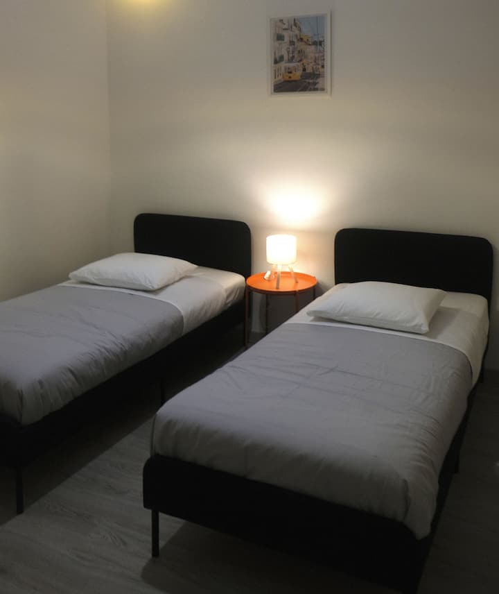 Calm Apartment With Free Parking Ideal For Groups - Lisboa
