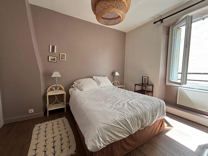 Appartement Montmartrois Au Pied Du Sacré-cœur - Paryż