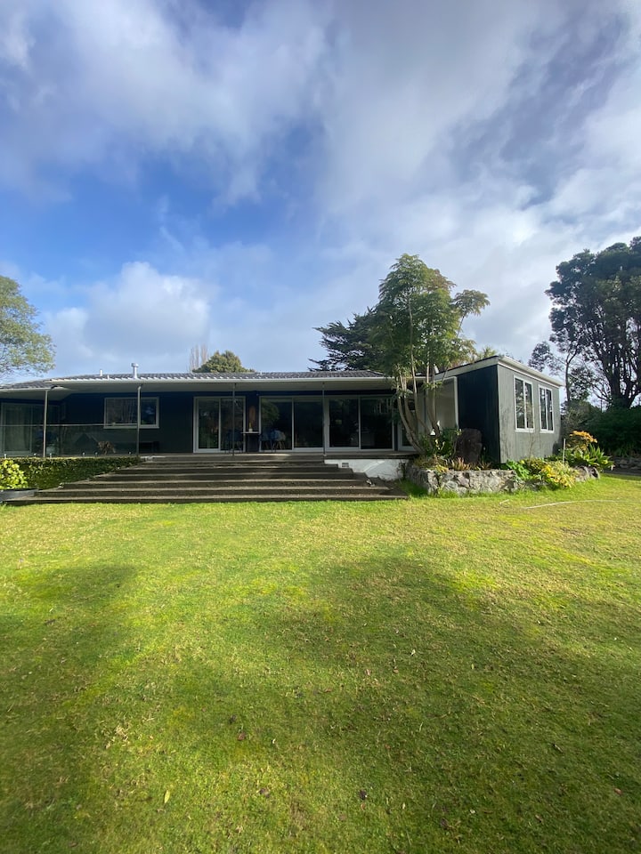 Hidden Mid-century Modern House - Waikanae