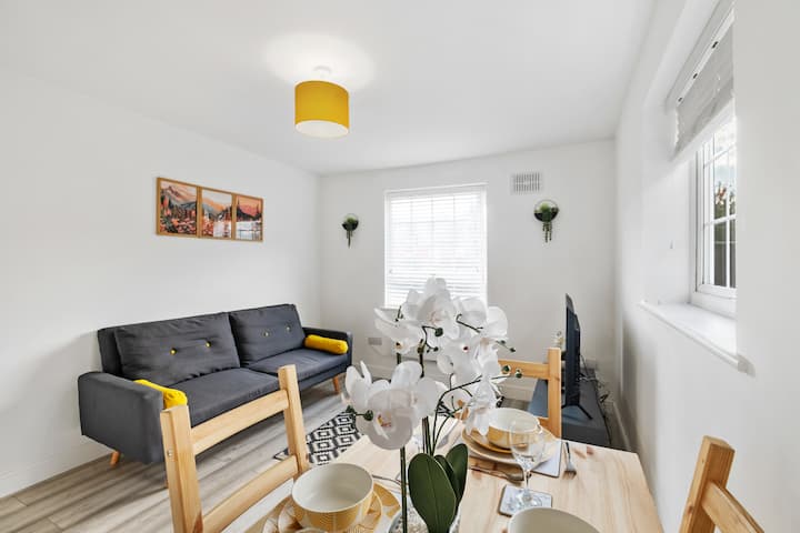 4 Min To Ltn | Modern Stylish | Wifi | Freeparking - Luton