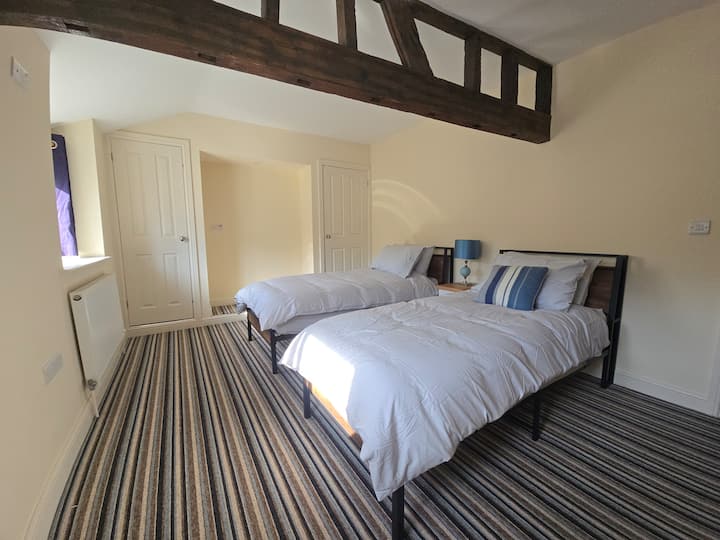 Unicorn Hotel Cozy Twin - Llanidloes