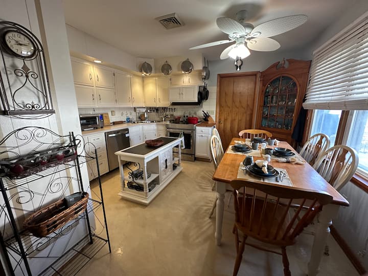 Hershey House Sleeps 10+ - Hershey, PA