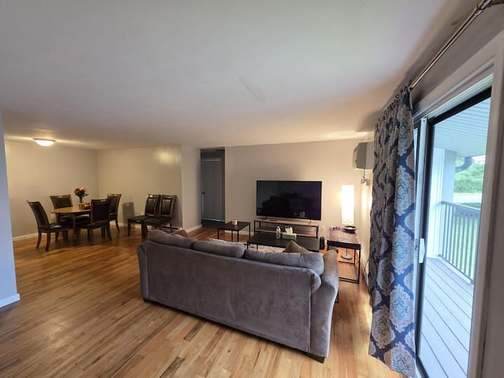 Quite Place In Liverpool - Onondaga Lake, NY