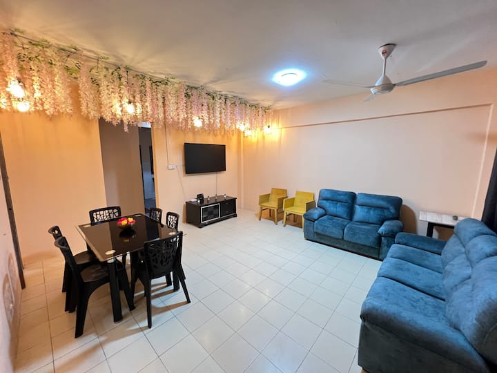 2story House/10pax/1 Min To Town - Selangor