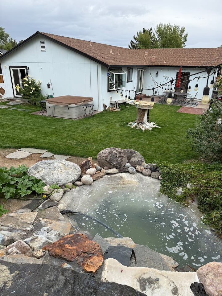 Charming Getaway - Cozy Vibes - Reno, NV