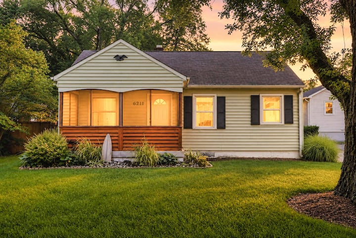 The Northside Cottage | Prime Location W/ Parking! - Keystone at the Crossing - Indianapolis