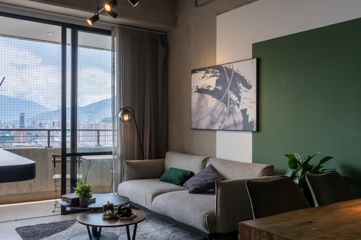 Modern Industrial 23rd Floor • Rooftop Pool + Gym - Medellín