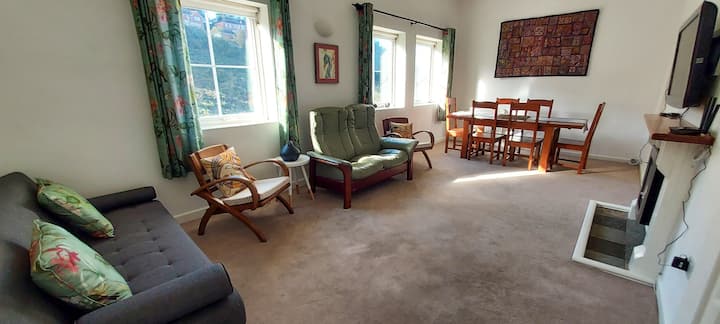 3 Bedrooms, 3 Bathrooms, Parking, Dog Friendly - Watermouth Castle