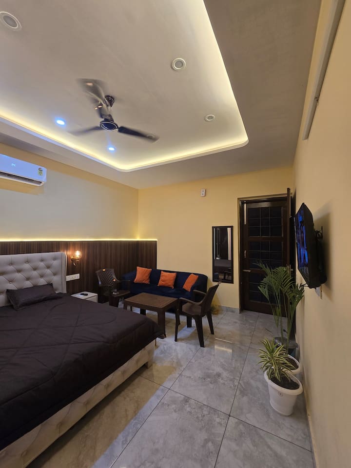 Peaceful Getaway | Cozy Lawn | Bbq | Bonfire Pit - Sahibzada Ajit Singh Nagar