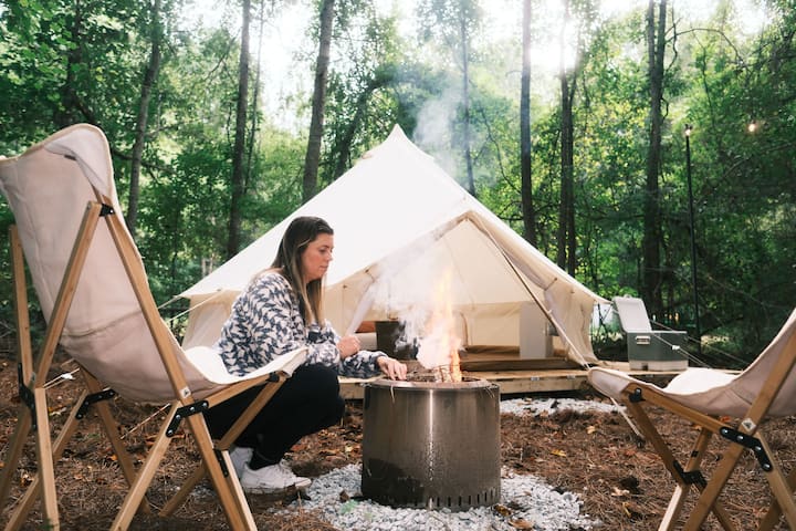 Cozy Camping Tent - Hot Tub, Movie Projector - Georgia
