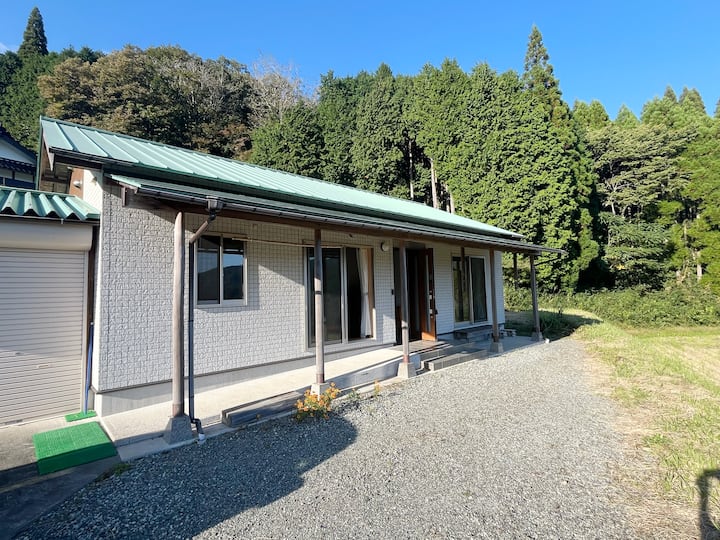 Rural Villa With Onsen & Scenic Mountain View - 쓰야마시