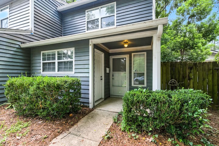 The Cherry - Cute Townhouse Close To Hospital - Tallahassee, FL