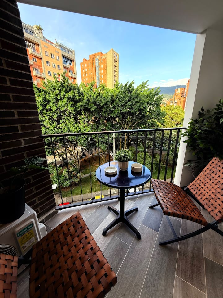 Apto Con Vista- Parque Laureles - Medellín
