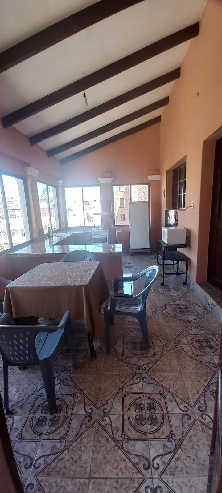 Al Centro De Sucre, Con Jardines - Sucre