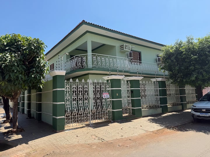 Sobrado C/ Garagem, Ar, Wifi P/12 Pessoas| Cpa1 - Cuiabá