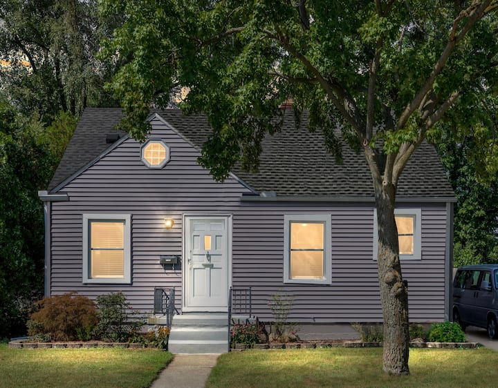 Stylish Ferndale Bungalow - Ferndale, MI