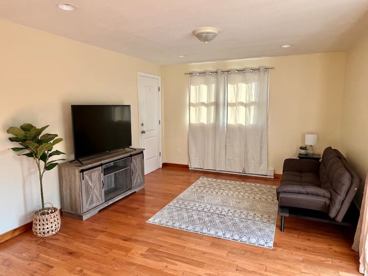 Cozy Home Near Waterfront - Annadale - Staten Island NY