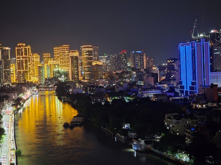 Riverfront Perfect Location. Makati And Rw Views! - Manila