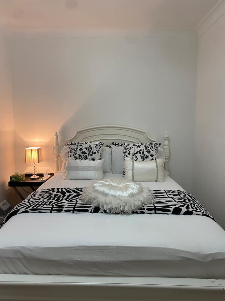 Near Hospital/uni-quiet And Cozy - Campbelltown