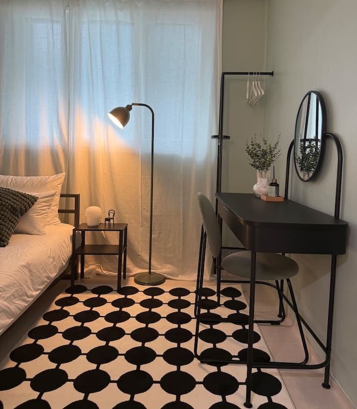 Helloseoul Stay/신규리모델링/감각인테리어/
퀸 2개/최대4인/지하철 도보 2분 - 관양2동