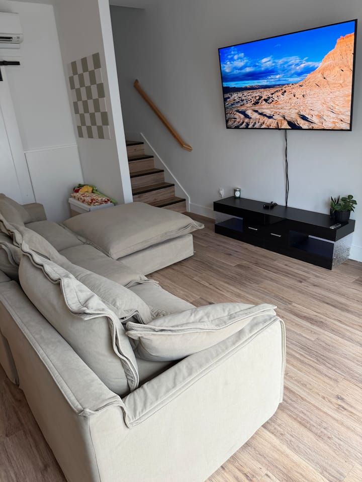 Clean & Contemporary Stay - Eugene, OR