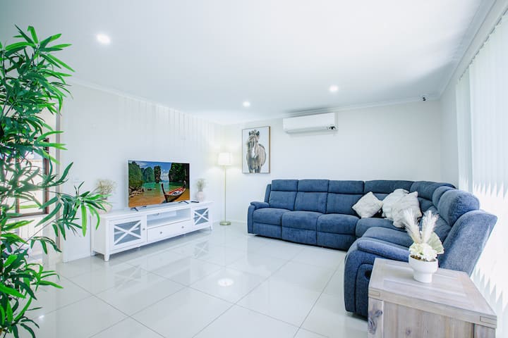 Fully Accessible 3bed House - Kingswood