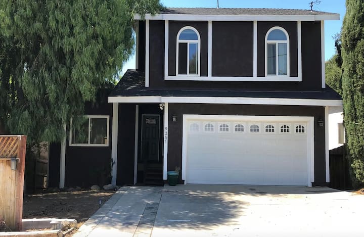 Lake Manor Oasis - Simi Valley, CA