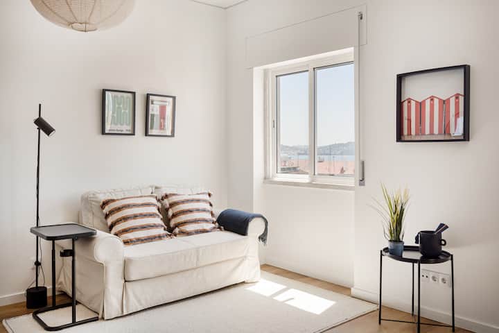 Seaside Family Stays | Walk To The Beach, Caxias - Oeiras