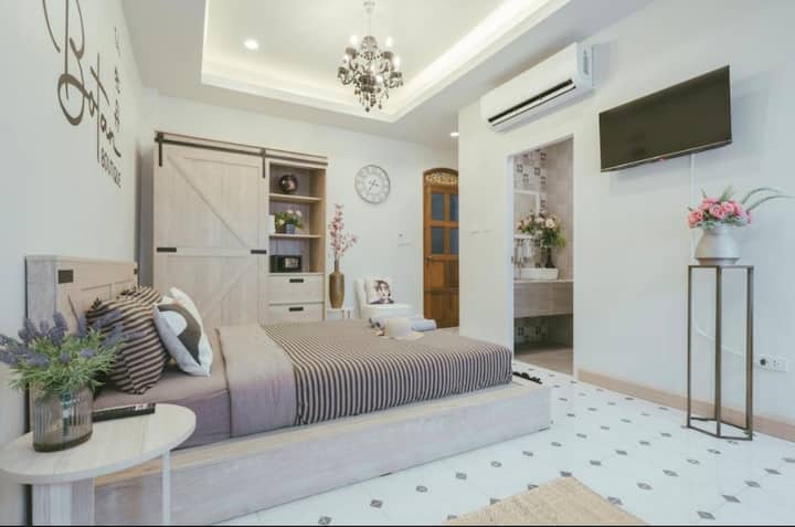 Queen Room With Balcony - Phuket