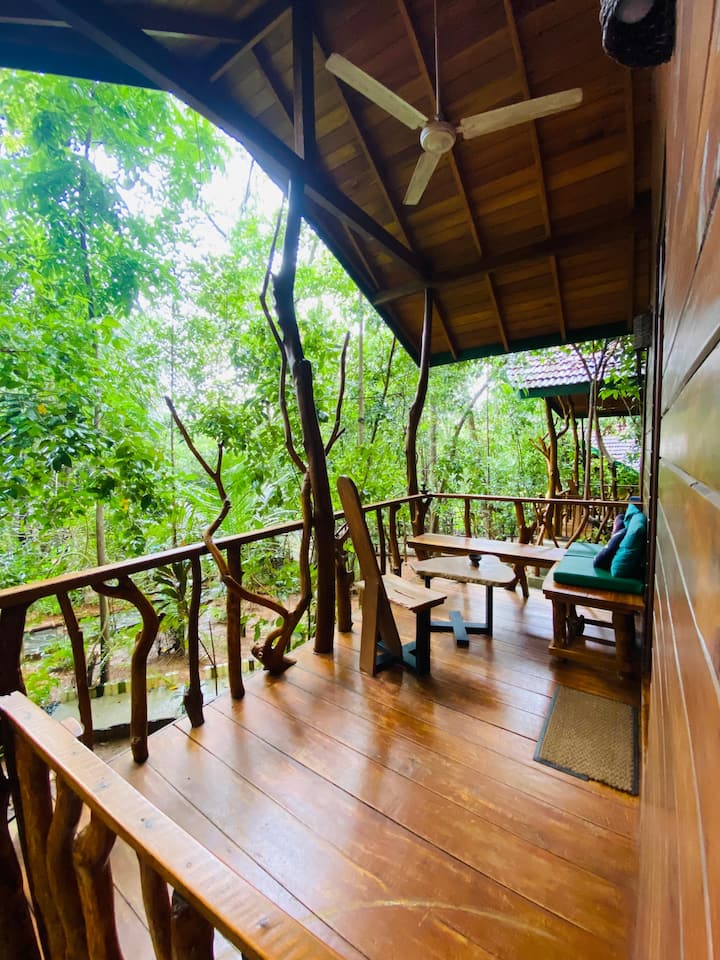 Jungle Cabin In Nature's  Heart - Hikkaduwa