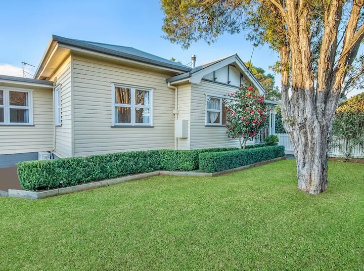 Wallace Cottage - Glennie, Cbd, Quiet Leafy Street - Toowoomba