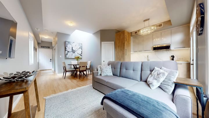 1 Br Modern Lakeshore Apartment Near Go Station - Mississauga