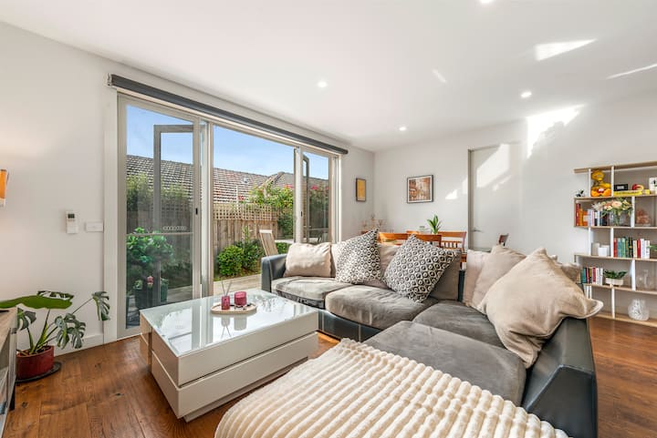 Stylish Camberwell 3br Near Train, Tram & Shops - Box Hill