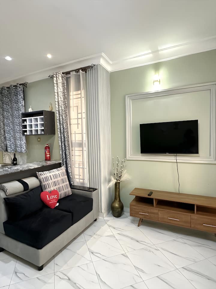 Urban Kampala Home (W/tv, Wi-fi, Workspace) - Uganda