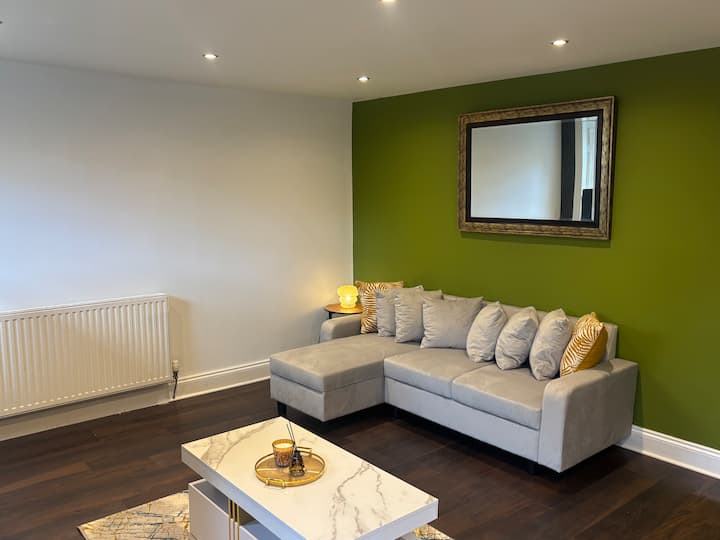 Lovely Quiet Flat Near Centre -