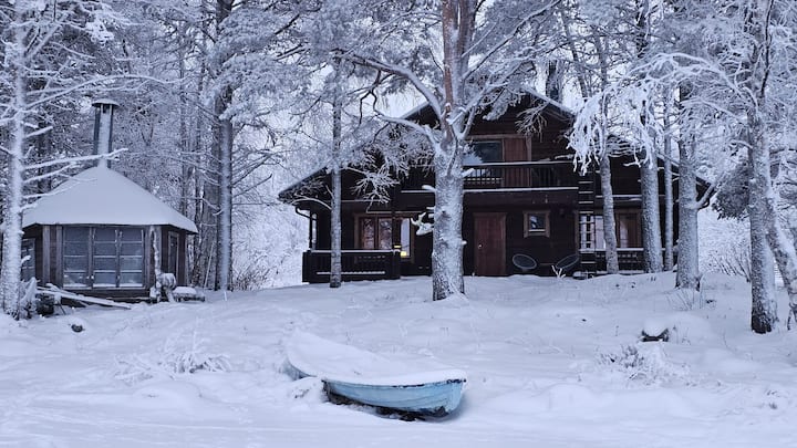 Ohola Cabin: Lakefront Retreat In Reindeer Village - Finland