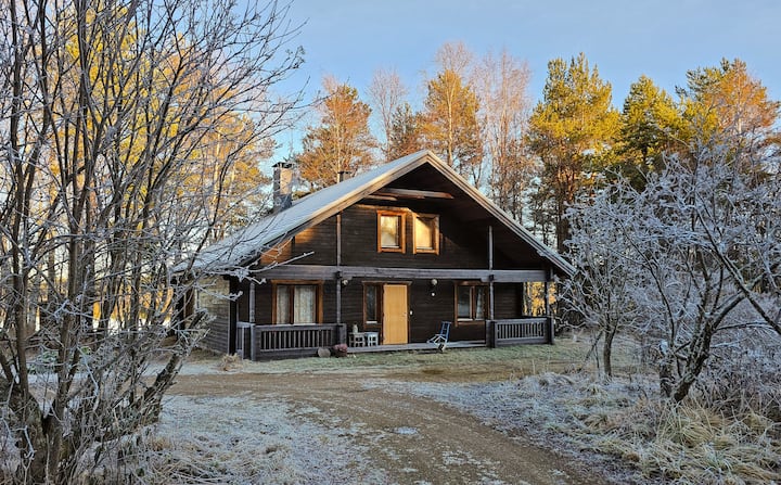 Ohola Cabin: Lakefront Retreat In Reindeer Village - Rovaniemi