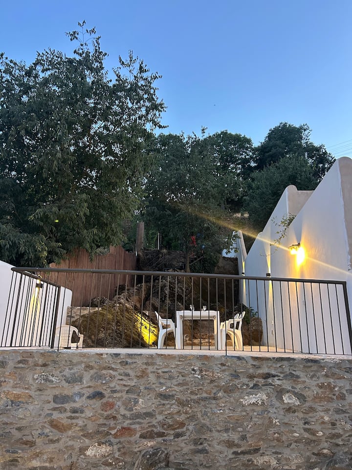 Puerta Los Castañares A - Constantina, España