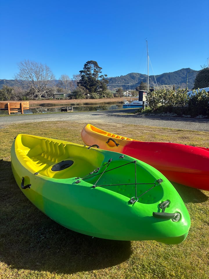 Picture Perfect On Wharf Road. - Kaiteriteri