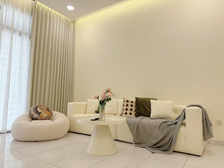 Creamy 12pax Homestay @Bukit Indah 5mins To Legond - Iskandar Puteri
