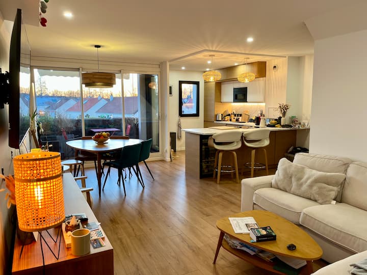 Charmant Duplex Lumineux, Balcon Proche Versailles - Voisins-le-Bretonneux