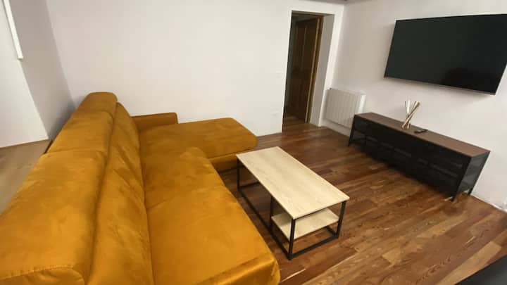 Cá Di Gin Ground Floor Apartment In Old Town - Pila