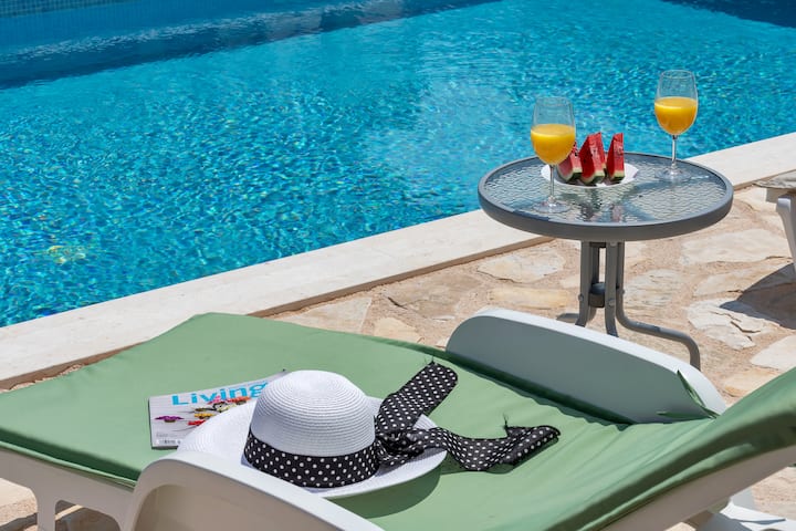 White House Rastovac - Baška Voda