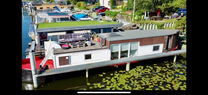 Berlin Houseboat “Luise” – Next To Little Venice - Berlin