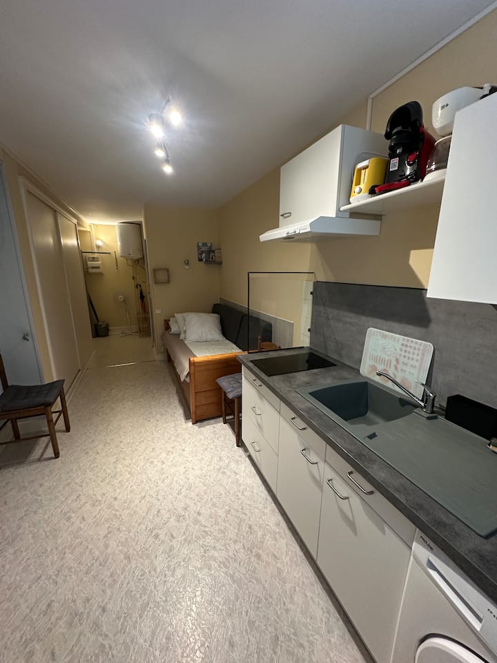 Studio 1 Pièce En Centre-ville - Commentry