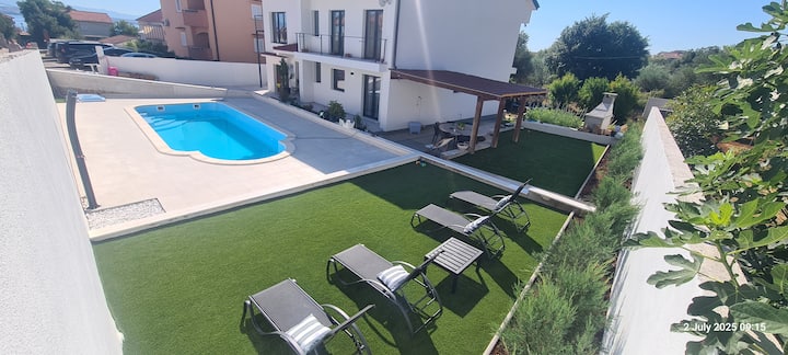 Apartman Ana With Pool - Zadar
