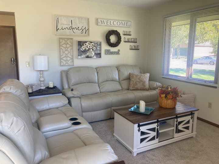 Charming And Cozy Home Away From Home. - Toledo, OH